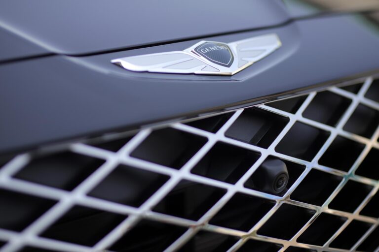 AWD vs FWD: Understanding the Key Differences in Performance